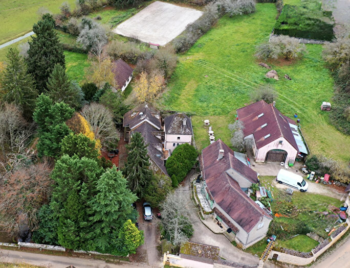 Maison à vendre - Chamoux - 19 pièces - 10 chambres