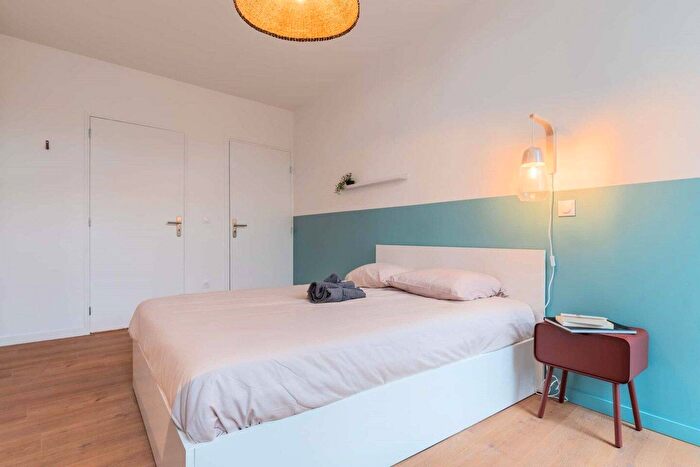 Appartement à louer - Centre-Neuf Bourg-Quesnoy-Delsaux-Musée-Cannoniers-Gare, Valenciennes - 1 pièce