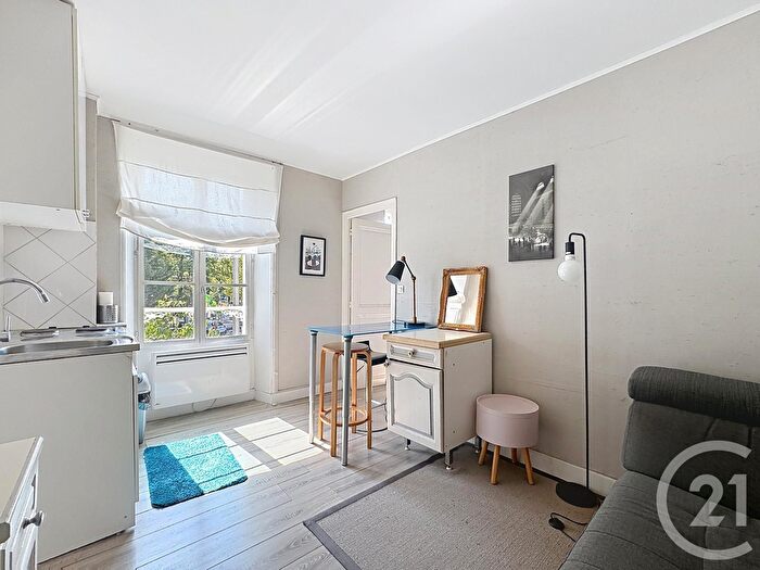 Melun, Rive de Seine, Sud : Appartement 2 pièces à louer