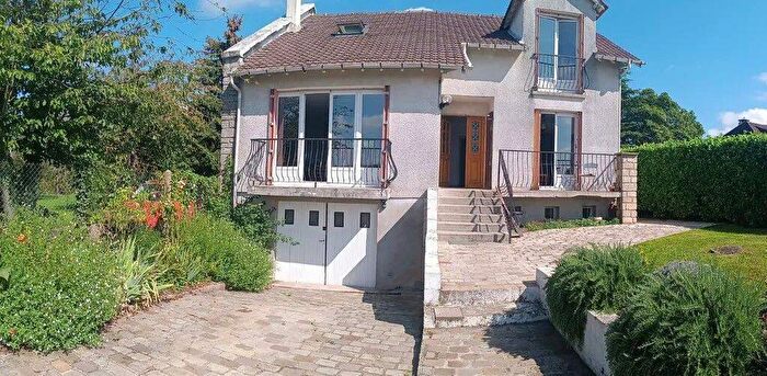 Guigneville-sur-Essonne : Maison 6 pièces à louer