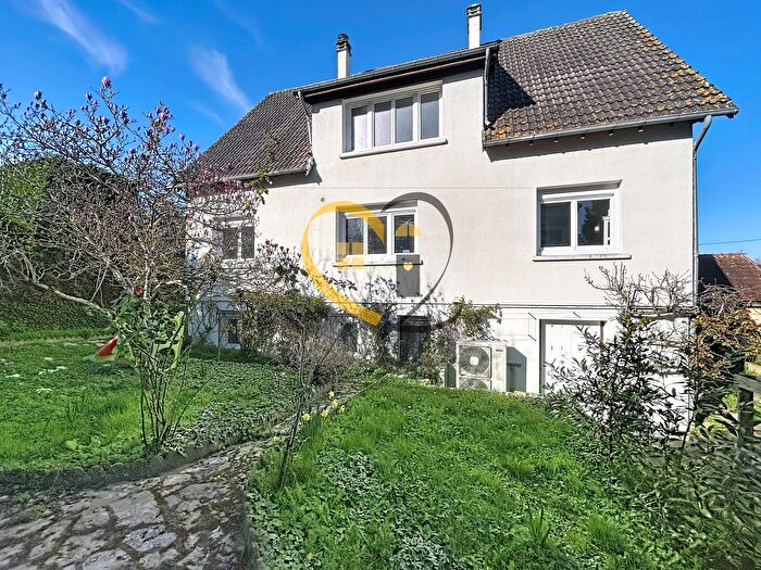 Maison à vendre - Bourges, Aéroport, Vauvert, Pierrelay, Pissevieille - 10 pièces