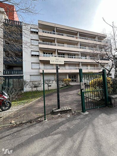 Appartement à louer - Vénissieux - 2 pièces - 1 chambre