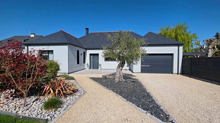 Maison à vendre - Beaufort-en-Vallée - 5 pièces - 3 chambres