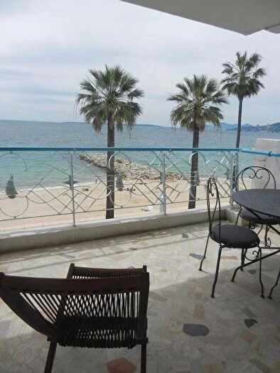 Appartement à louer - Antibes - 2 pièces - 1 chambre