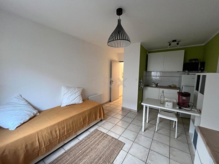 Appartement à louer - Toulon, Champs-de-Mars - 1 pièce