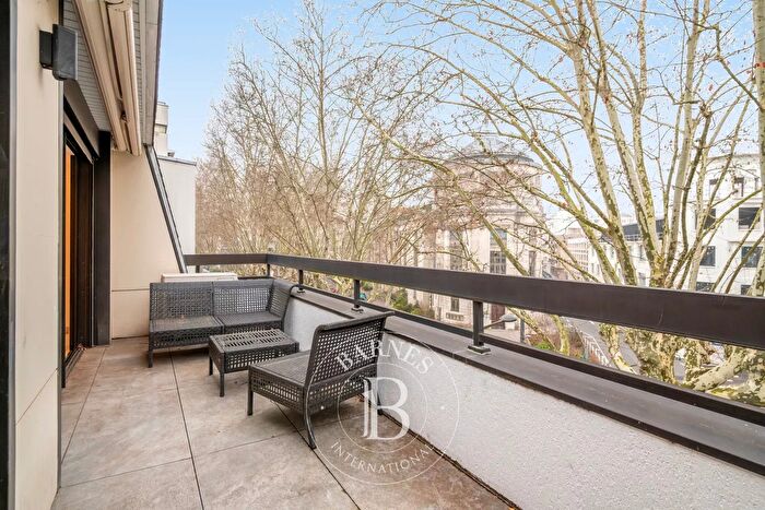 Appartement à vendre - Lyon e  - 5 pièces - 4 chambres