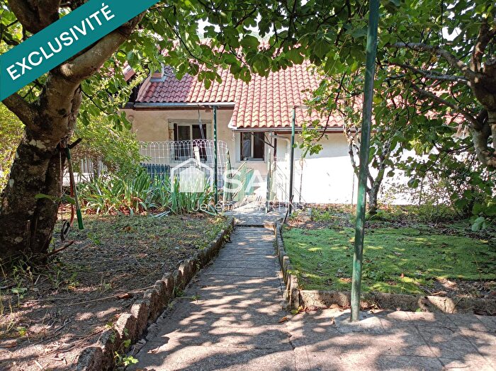 Maison à vendre - Decazeville - 6 pièces - 4 chambres