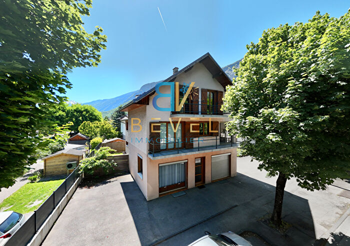 Saint-Jean-de-Maurienne - Maison 9 pièces à vendre