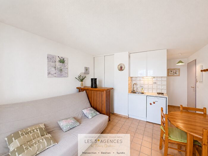 Cavalaire-sur-Mer, Le Parc- Frais Vallon, Le Jas : Appartement 2 pièces à vendre