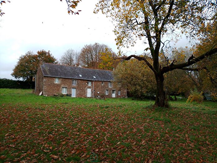 Maison à vendre - Ménéac - 8 pièces - 4 chambres