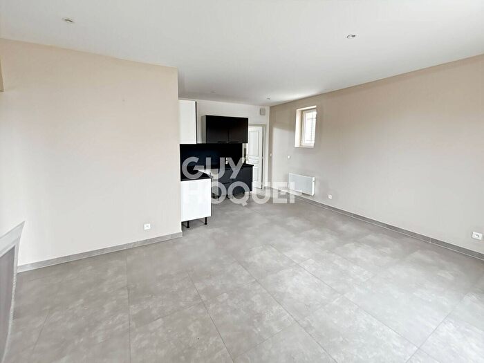 Appartement à louer - Bernay-Vilbert - 3 pièces - 2 chambres