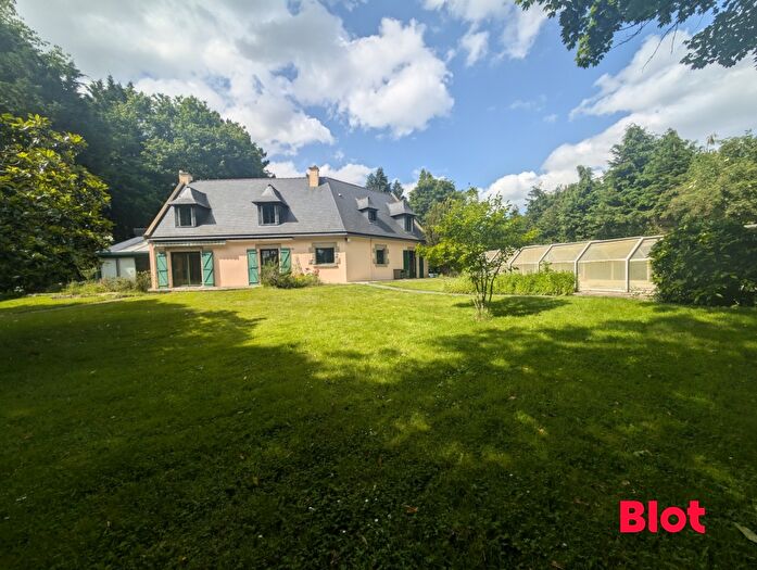 Maison à vendre - Combourg - 8 pièces - 5 chambres