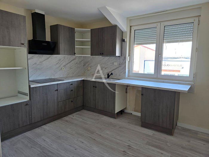 Appartement 4 pièces à Le Sequestre, à louer