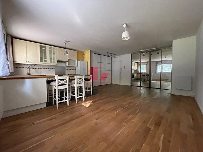 Appartement 4 pièces à vendre à Issy-les-Moulineaux, Les Iles, La Ferme