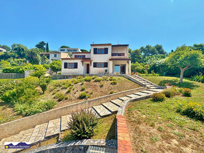 Maison à vendre - Antibes, Antibes-les-Pins, Trianon, Le Fournel, Peyregoue - 5 pièces - 4 chambres