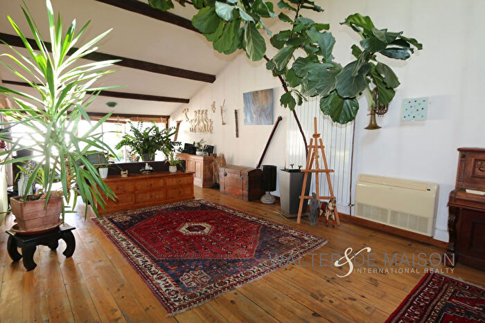 Maisons à vendre et appartements à louer - 1