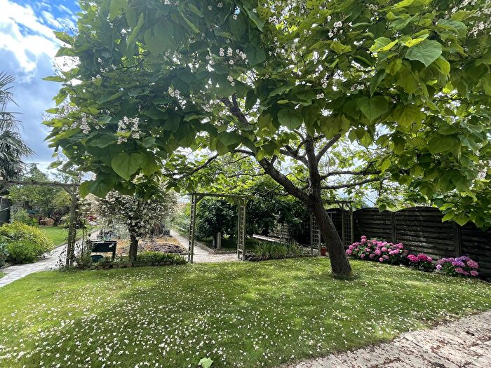 Maison à vendre - Saint-Sébastien-sur-Loire, Est - 8 pièces - 5 chambres