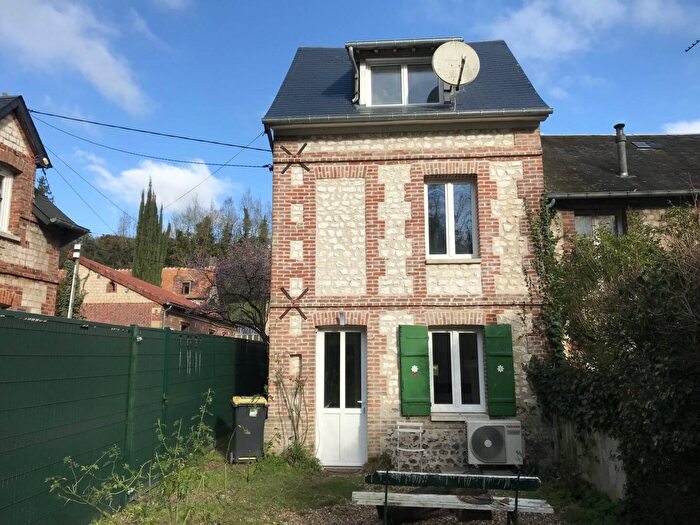 Maison 3 pièces à louer à Saint-Pierre-du-Vauvray