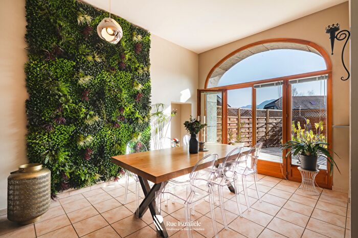 Maison à vendre - Saint-Martin-Bellevue - 5 pièces - 4 chambres