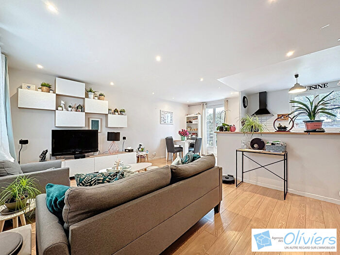 Maison à vendre - Voisins-le-Bretonneux - 5 pièces - 3 chambres