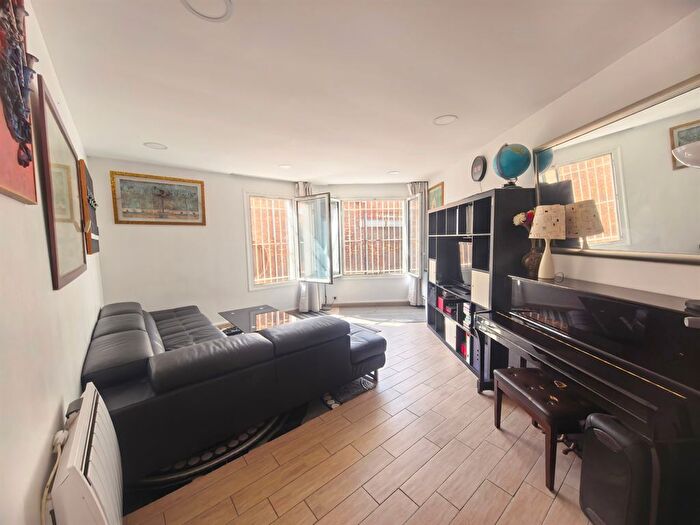 Paris 10ème, Canal Saint-Martin, Jemmapes : Appartement 3 pièces à vendre