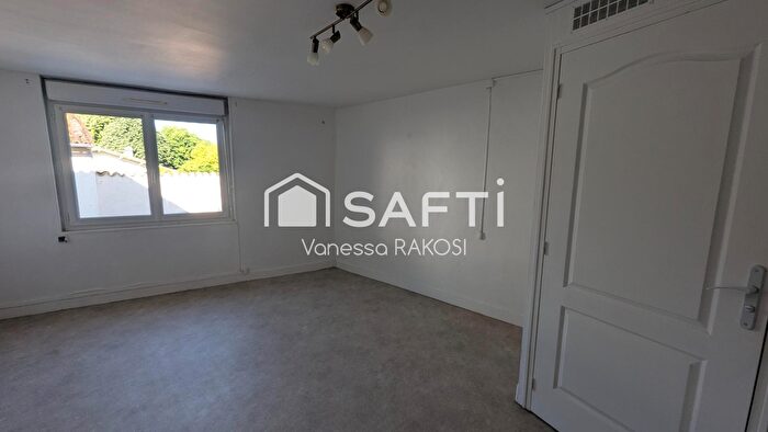 Maison à vendre - Saint-Jean-dAngély - 4 pièces - 3 chambres