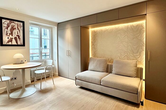 Appartement à louer - Paris e , Invalides - 2 pièces - 1 chambre