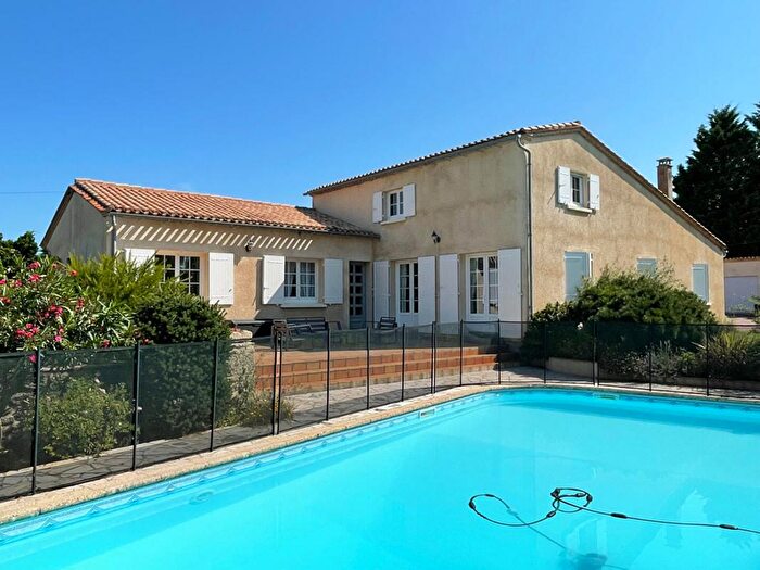 Maison à vendre - Sauveterre-de-Guyenne - 7 pièces - 5 chambres