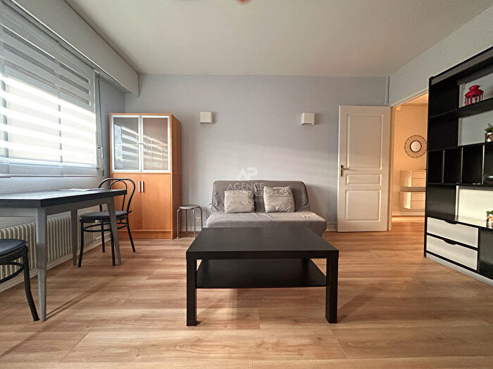 Appartement à louer - Poissy, Centre-ville - 2 pièces - 1 chambre