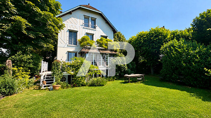 Sèvres, Croix-Bosset, Monesse, Brancas : Maison 8 pièces à vendre