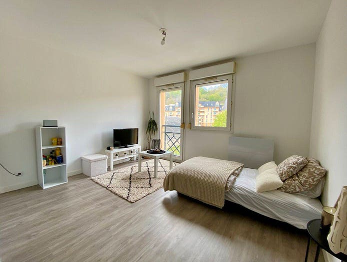 Centre Ville-Cathédrale, Évreux : Appartement 1 pièce à louer