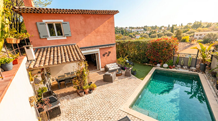 Maison à vendre - Grasse, Saint-Jacques - 6 pièces - 5 chambres