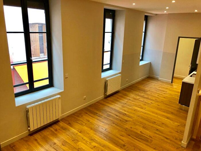 Appartement à louer - Mâcon, Centre-ville - 3 pièces - 2 chambres