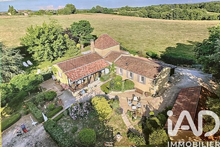 Maison à vendre - Villefranche-du-Périgord - 6 pièces - 3 chambres