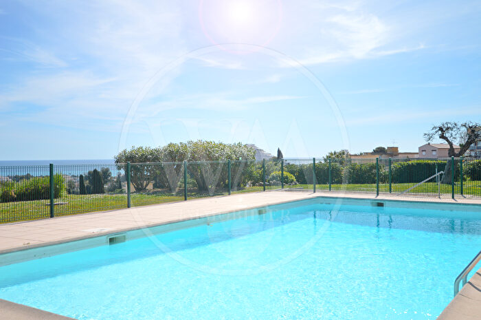 Appartement à louer - Villeneuve-Loubet, Plage - 2 pièces - 1 chambre