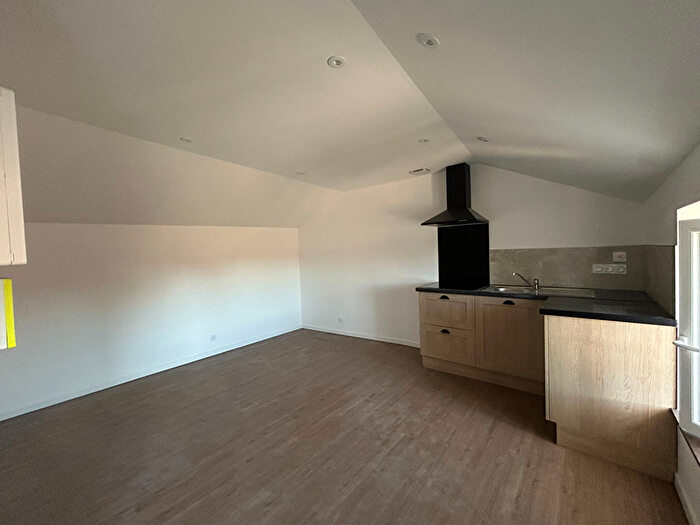 Appartement à louer - Civray - 2 pièces - 1 chambre