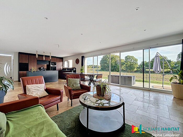Maison 6 pièces à Tiercé, à vendre