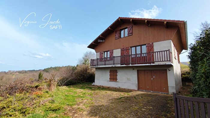 Maison à vendre - Brousse - 6 pièces - 5 chambres