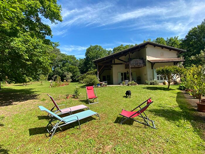 Maison à vendre - Blasimon - 9 pièces - 5 chambres