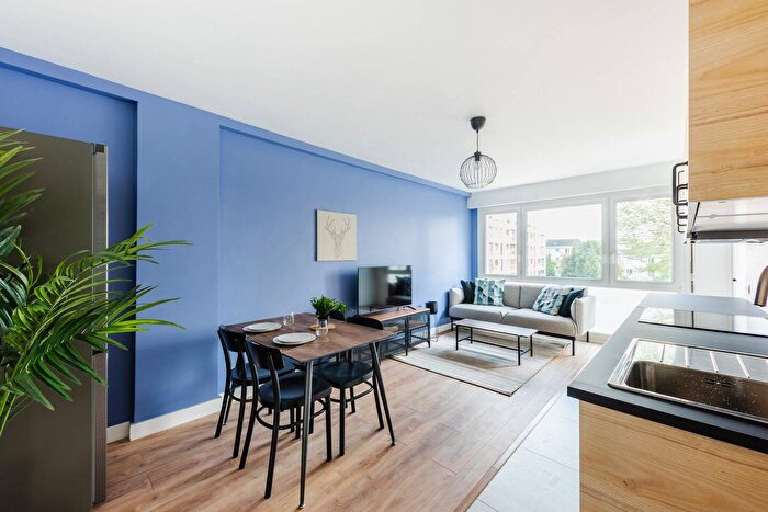 Appartement à louer - Les Saules, Thiais - 5 pièces - 1 chambre