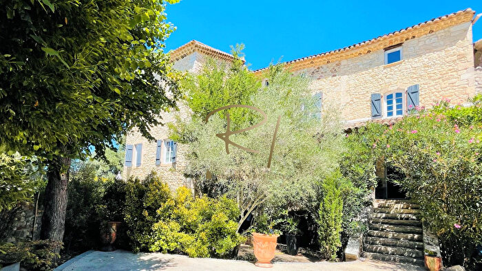 Maison à vendre - Rochegude - 10 pièces - 6 chambres