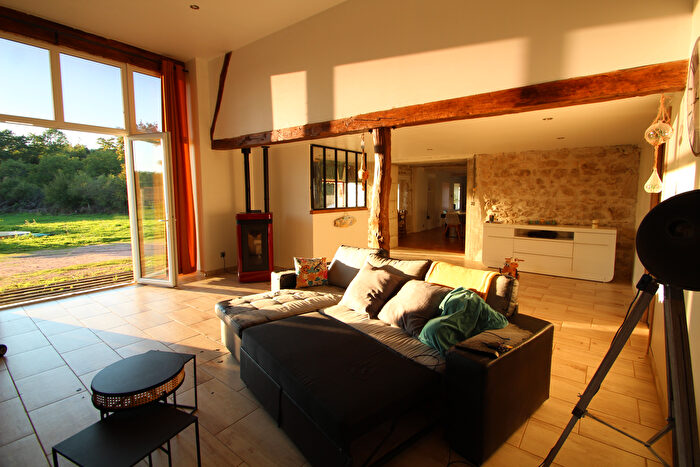 Maison à vendre - Montaigu-le-Blin - 5 pièces - 4 chambres