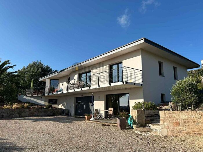 Maison à vendre - Plouhinec - 9 pièces - 6 chambres