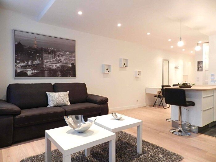 Appartement à louer - Sentier-Bonne Nouvelle, Paris ème arrondissement - 1 pièce