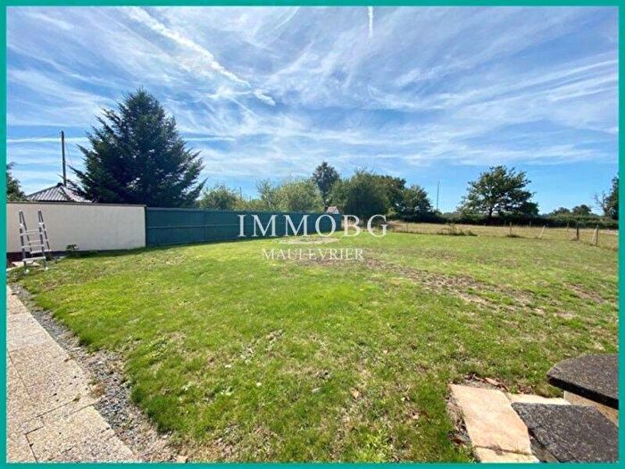 Maison à louer - Yzernay - 5 pièces - 3 chambres