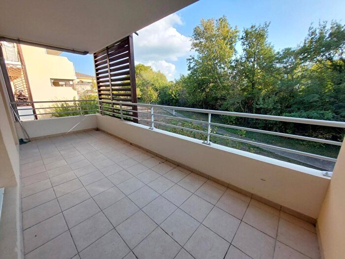 Appartement à louer - Montfavet, Avignon - 3 pièces