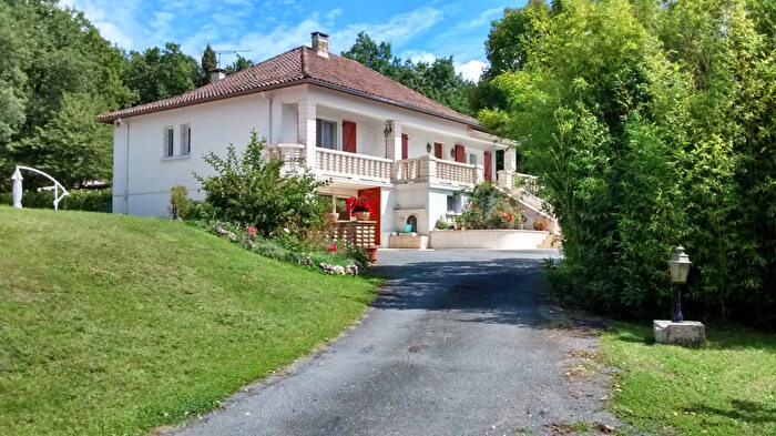 Maison à vendre - Bourlens - 7 pièces - 4 chambres