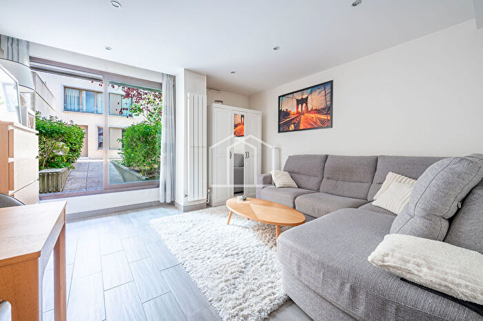 Appartement 2 pièces à vendre à Suresnes, Centre-ville