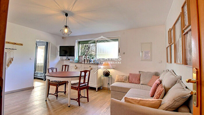Appartement 2 pièces à Bormes-les-Mimosas, Centre-ville, Le Pin, à vendre