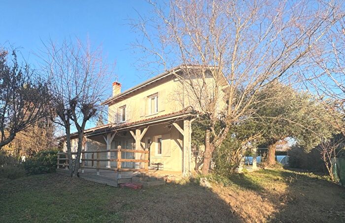 Maison à vendre - Beaurepaire - 7 pièces - 5 chambres